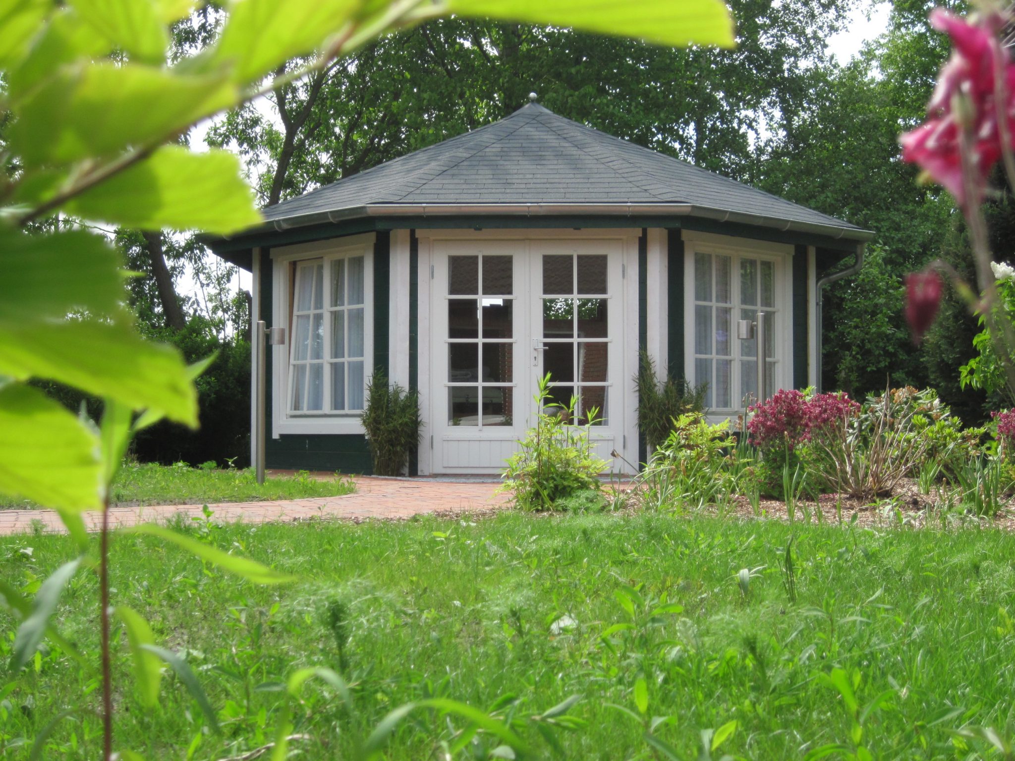 Pavillon selber bauen: So bauen Sie Ihren Holzpavillon günstig in ...